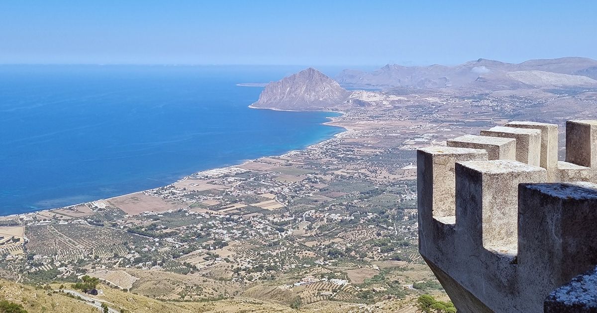 Il castello di Venere, il grandioso e misterioso monumento che "domina ...