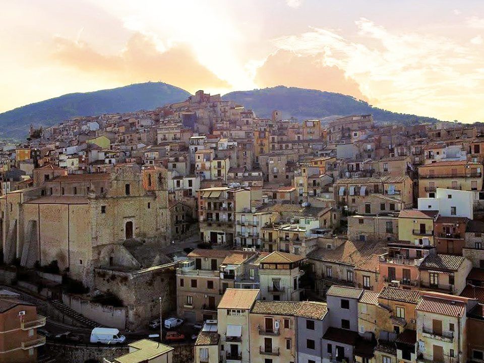 Cammarata: un borgo siciliano da favola circondato da una natura ...