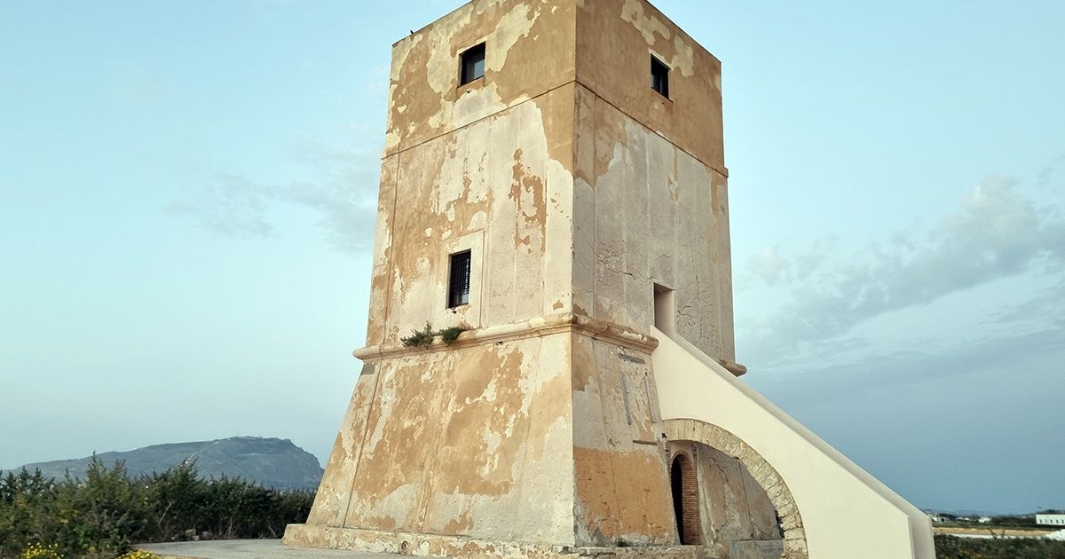 L’antica torre d’avvistamento nella ricca terra di Nubia